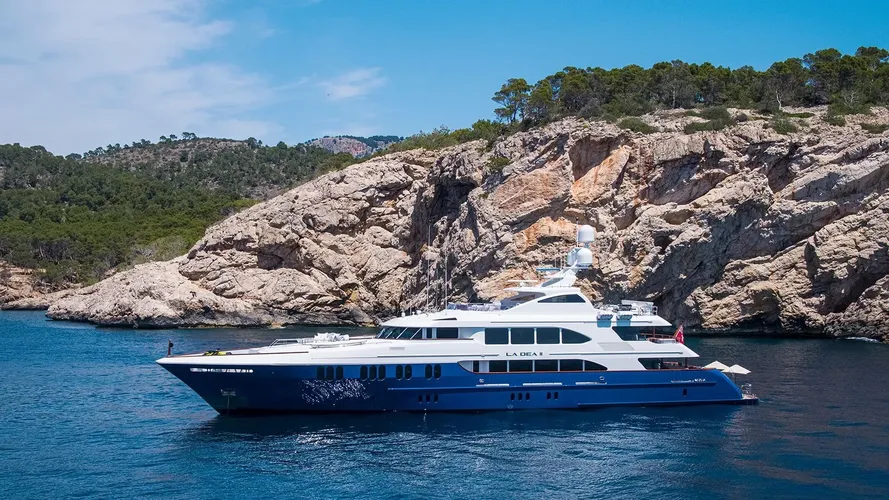 Dirt Poor yacht (Trinity Yachts, 49.07m, 2007)